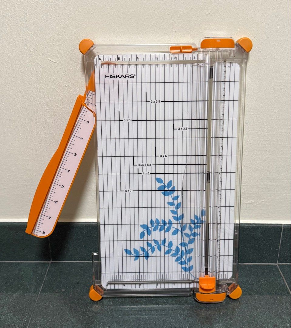 Fiskars Paper Trimmer 12 inch, Hobbies & Toys, Stationery & Craft ...