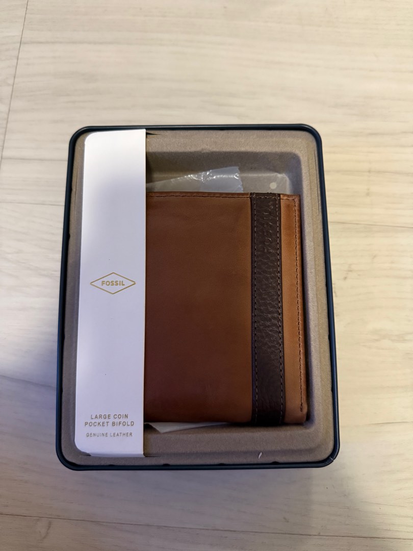 Fossil Large Coin Pocket Bifold Wallet - Brand New, Men's Fashion ...