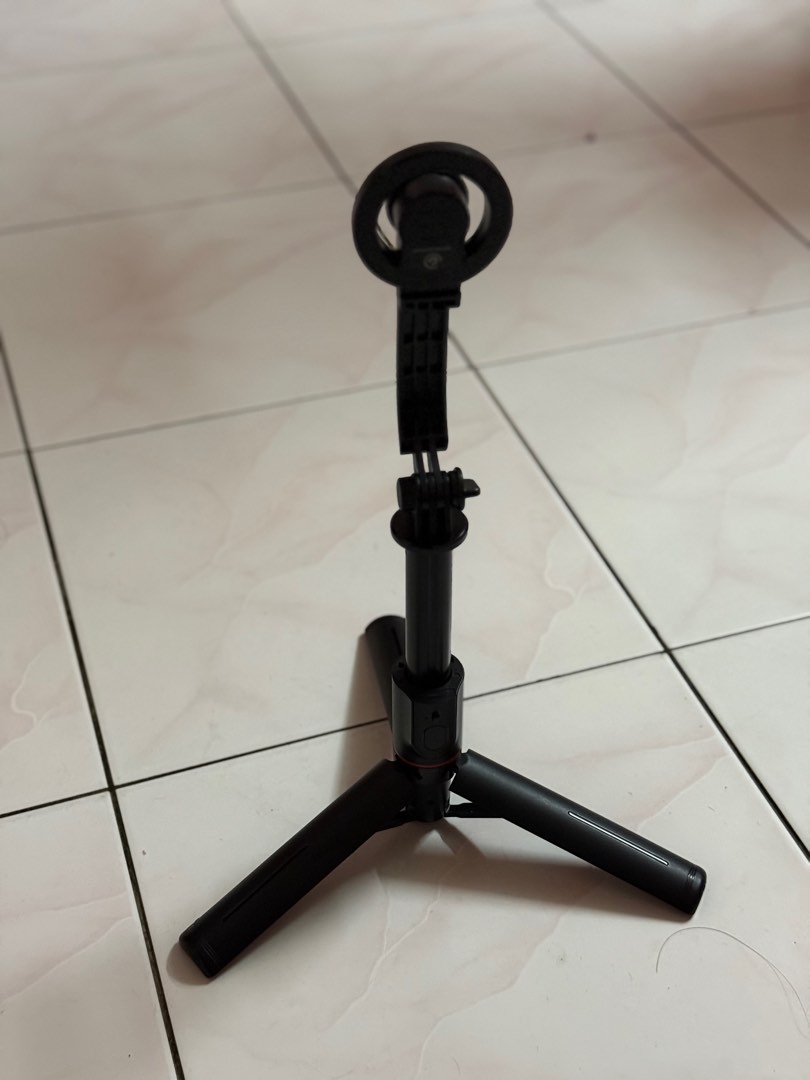 Magsafe tripod bluetooth remote, Photography, Photography Accessories ...