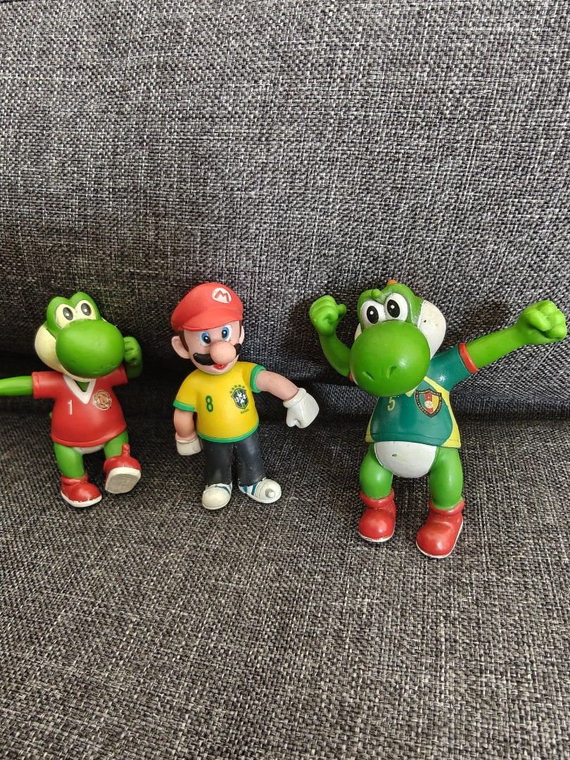Old items in the Super Mario Soccer series, Hobbies & Toys, Toys ...