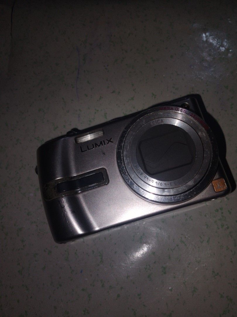 Panasonic Lumix DMC-TZ2 Digital Camera, Photography, Cameras on Carousell