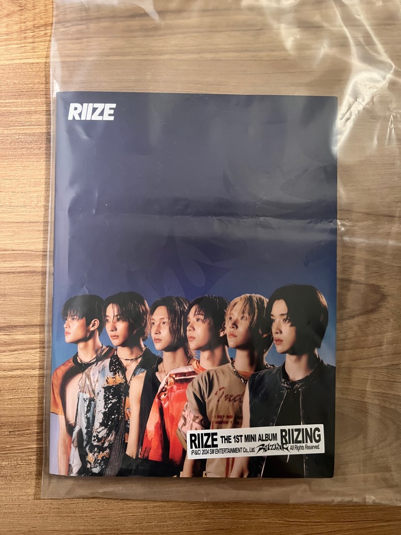 UNSEALED RIIZE The 1st Mini Album RIIZING, Hobbies & Toys, Collectibles & Memorabilia, K-Wave on ...