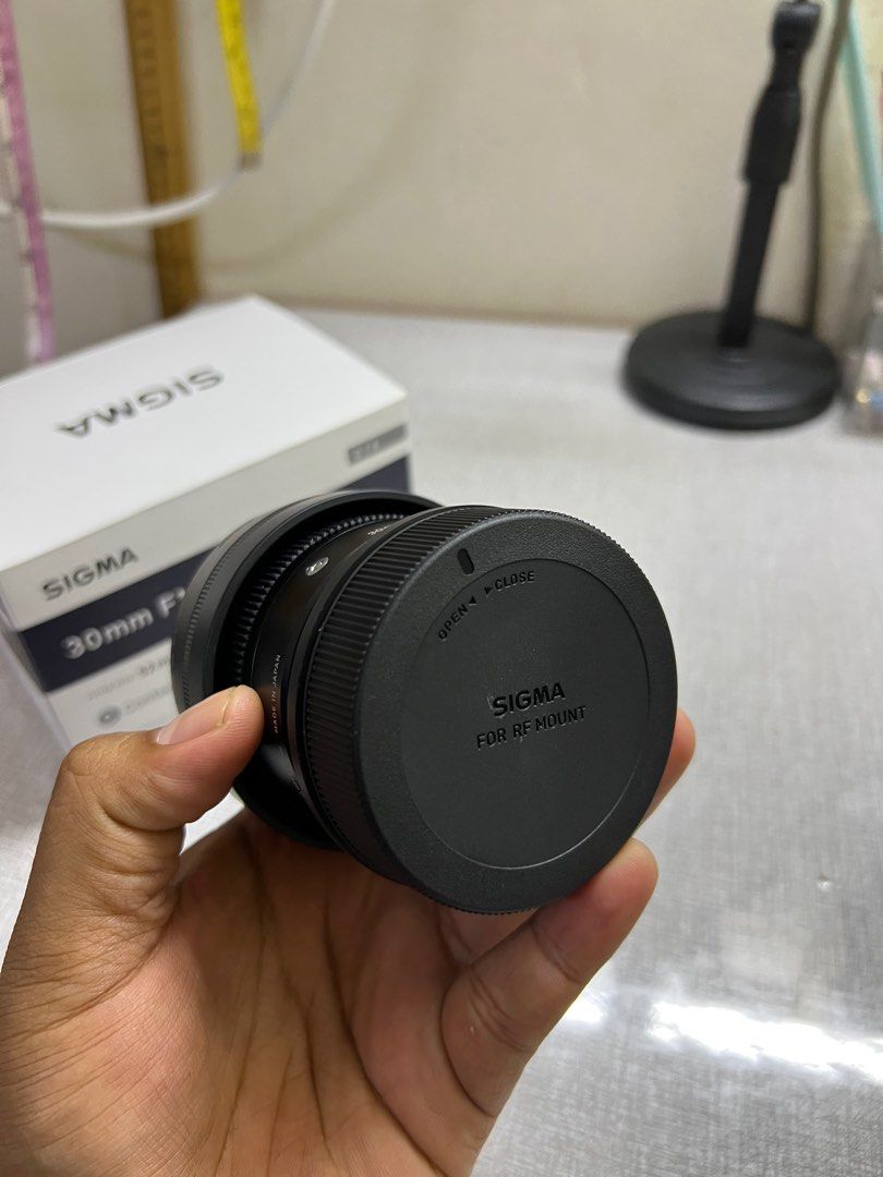 SIGMA 30MM 1.4 FOR CANON R50, Photography, Lens & Kits on Carousell
