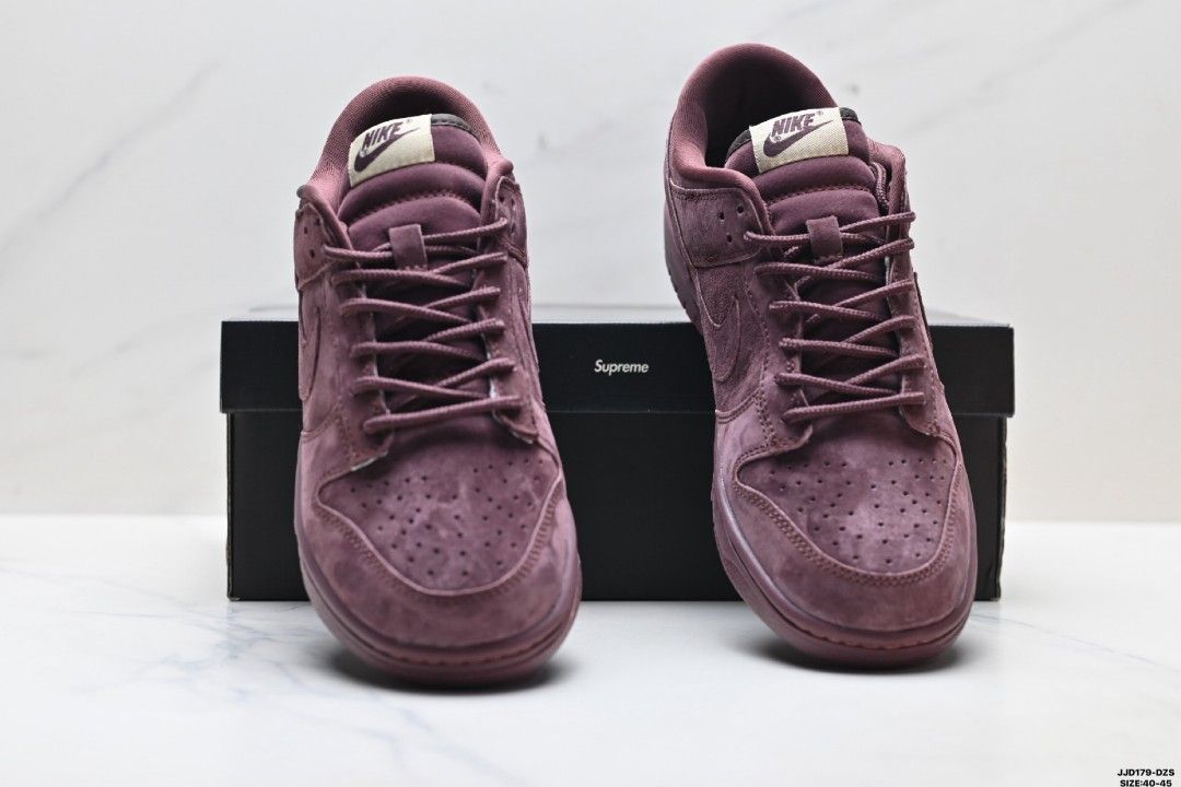 Supreme x Nike SB Dunk Low Red shoes, Men's Fashion, Footwear, Sneakers ...