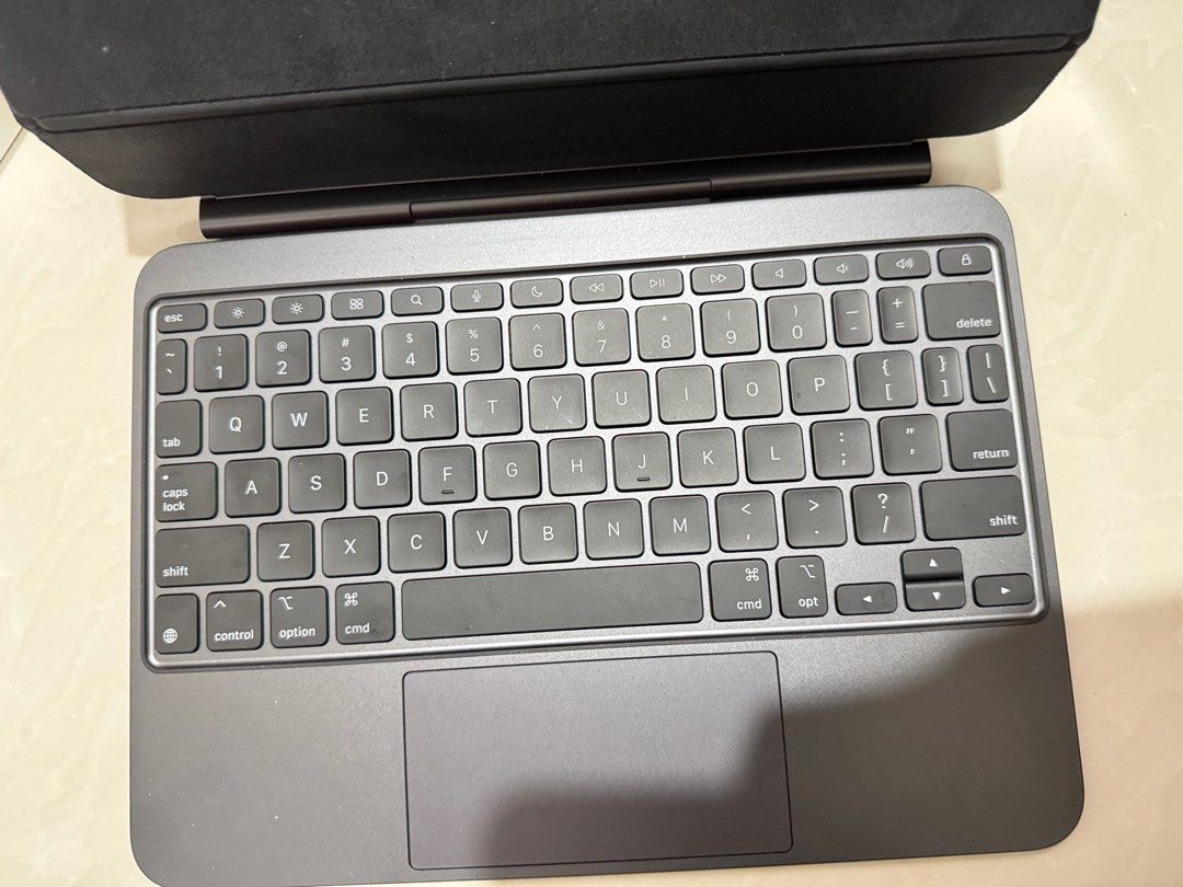Apple Magic Keyboard for iPad Pro M4, M5 & above (11 inch), Mobile ...