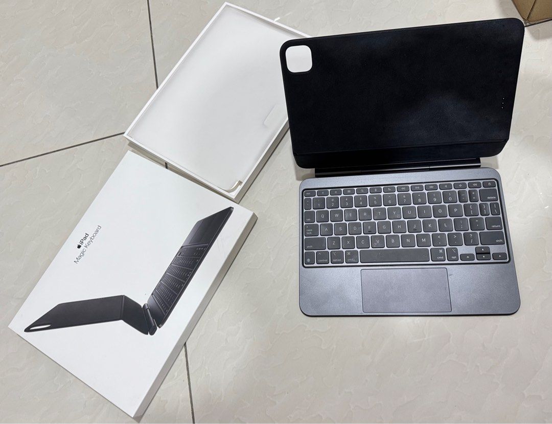 Apple Magic Keyboard for iPad Pro M4, M5 & above (11 inch), Mobile ...