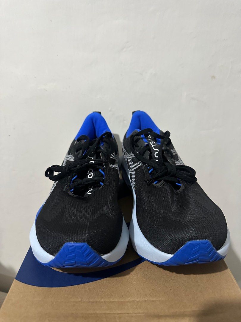 Asics Novablast 5, Fesyen Pria, Sepatu , Lainnya di Carousell