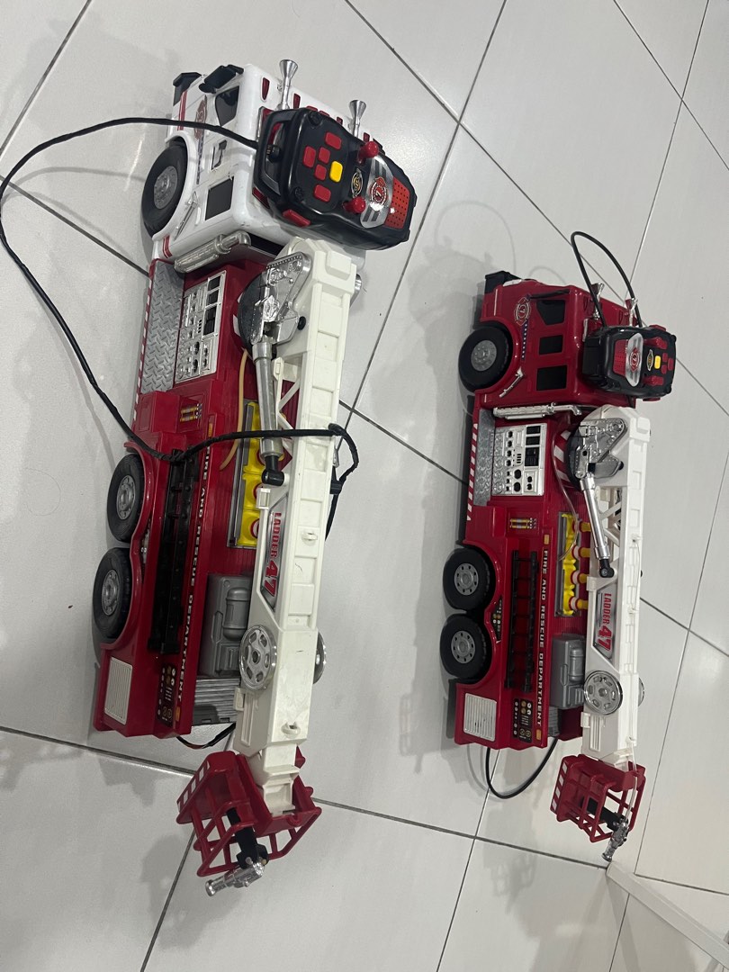 DISPLAY Fire Truck Toy Truck bomba besar, Hobbies & Toys, Toys & Games ...
