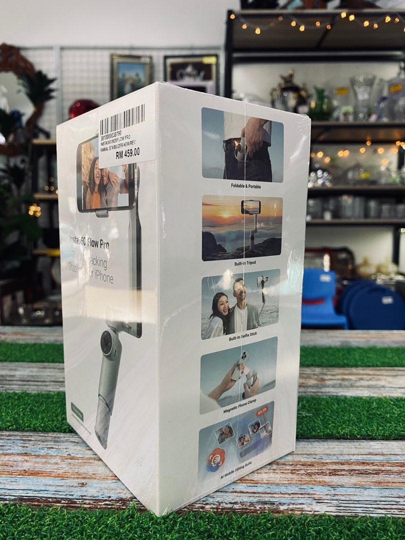 Insta360 Flow Pro AI Tracking Stabilizer for iPhone, Photography ...