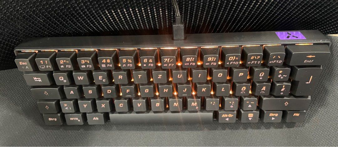 ISY IGK 5000-BK 機械式迷你RGB遊戲鍵盤, 電腦＆科技, 電腦周邊及配件, 電腦鍵盤及相關產品 - Carousell