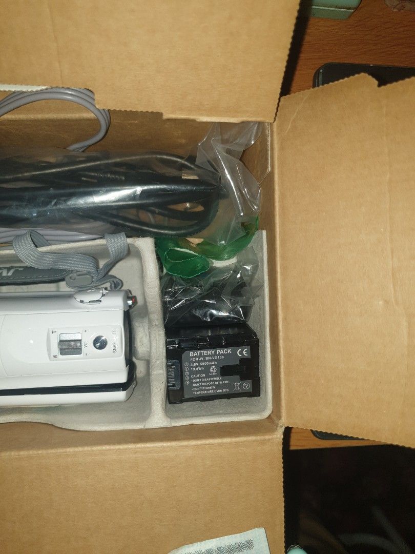 JVC Everio Hi-Vision Memory Movie Camcorder, Photography, Video Cameras ...