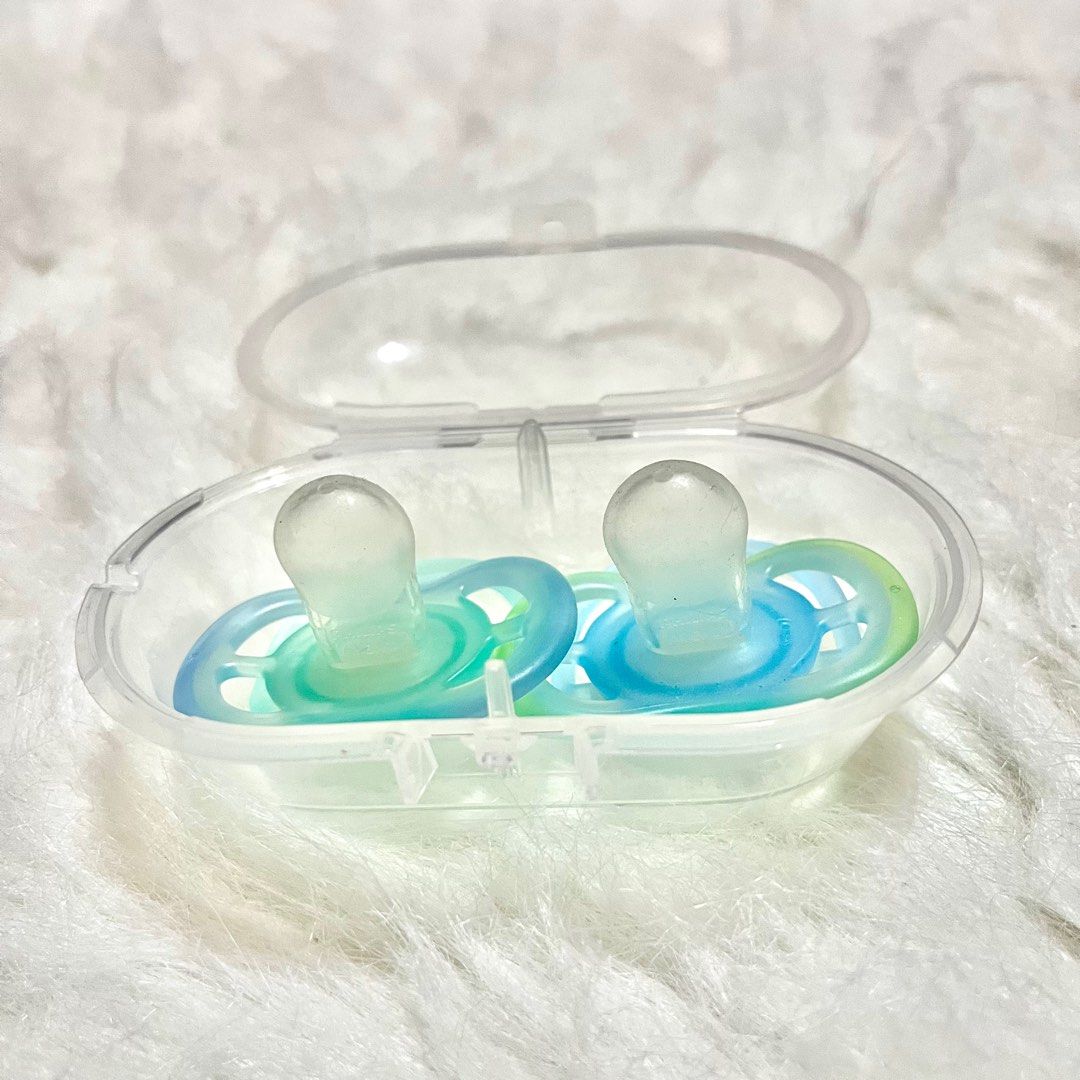 Philips AVENT 0-6m Glow in the Dark Ultra Air Night Time Pacifier, 2-pack, Babies & Kids ...