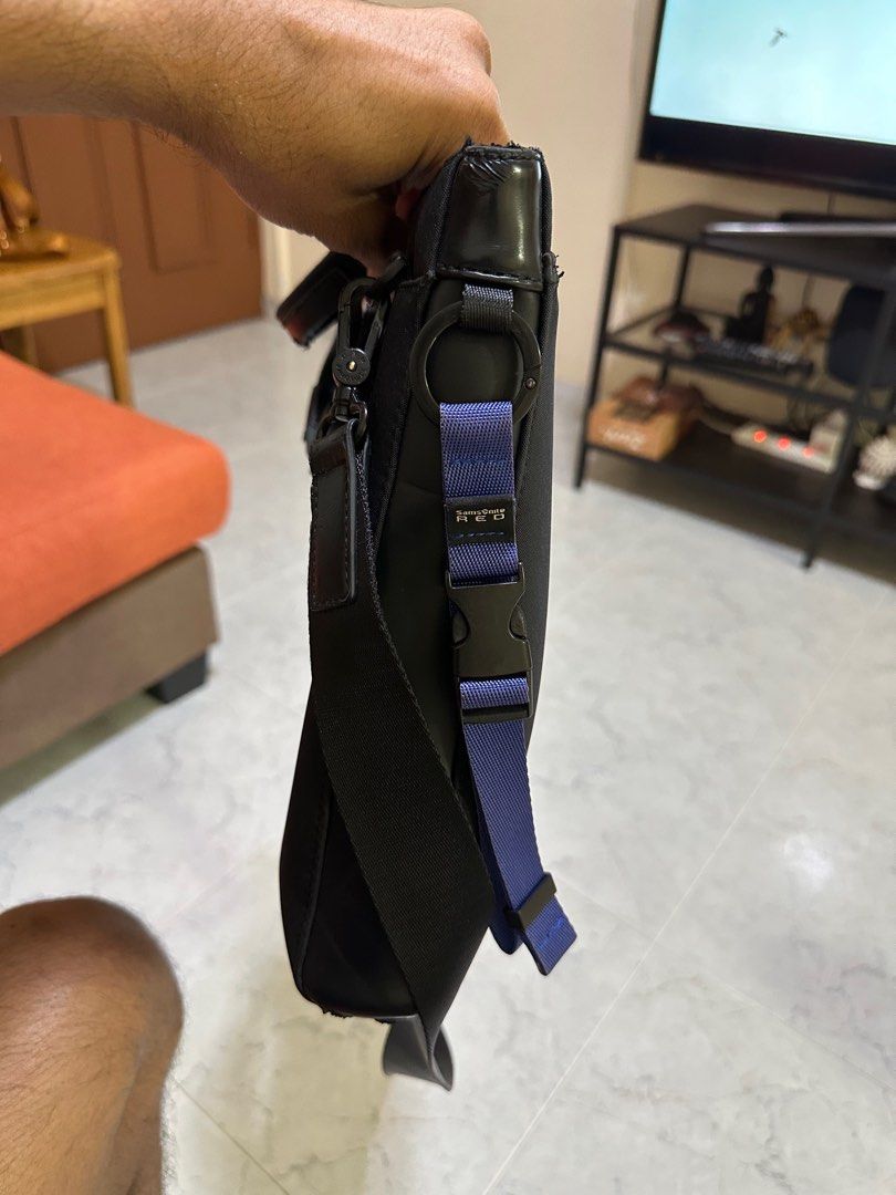 Samsonite RED Elino Bag - Black, Men's Fashion, Bags, Sling Bags on ...