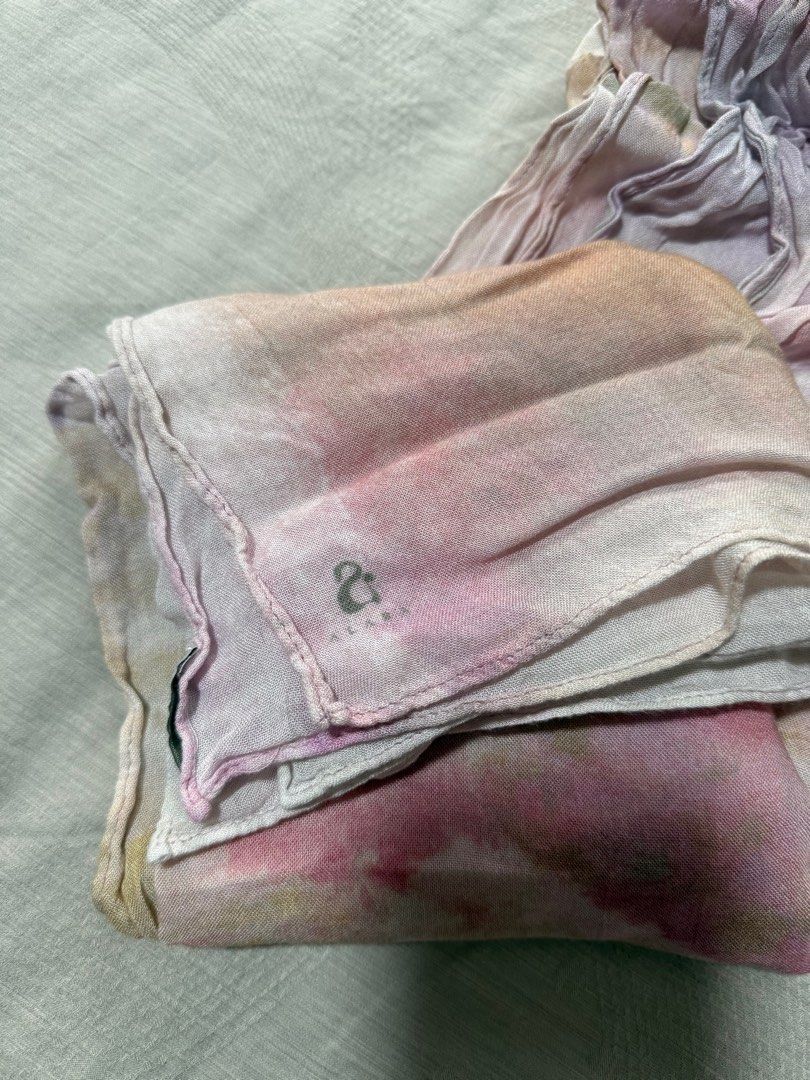 alara co mawar senja modal shawl, Women's Fashion, Muslimah Fashion ...