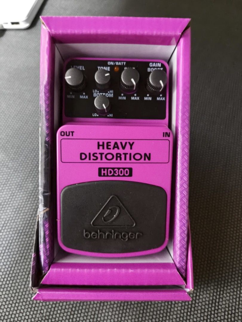 Behringer HD300 Heavy Distortion & UC200 Ultra Chorus Pedals, Hobbies & Toys, Musical ...