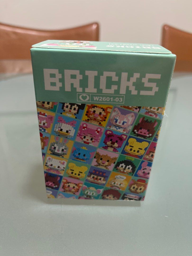 Bricks Pixelated Figure Building Blocks W2601-03, Hobbies & Toys, Toys ...
