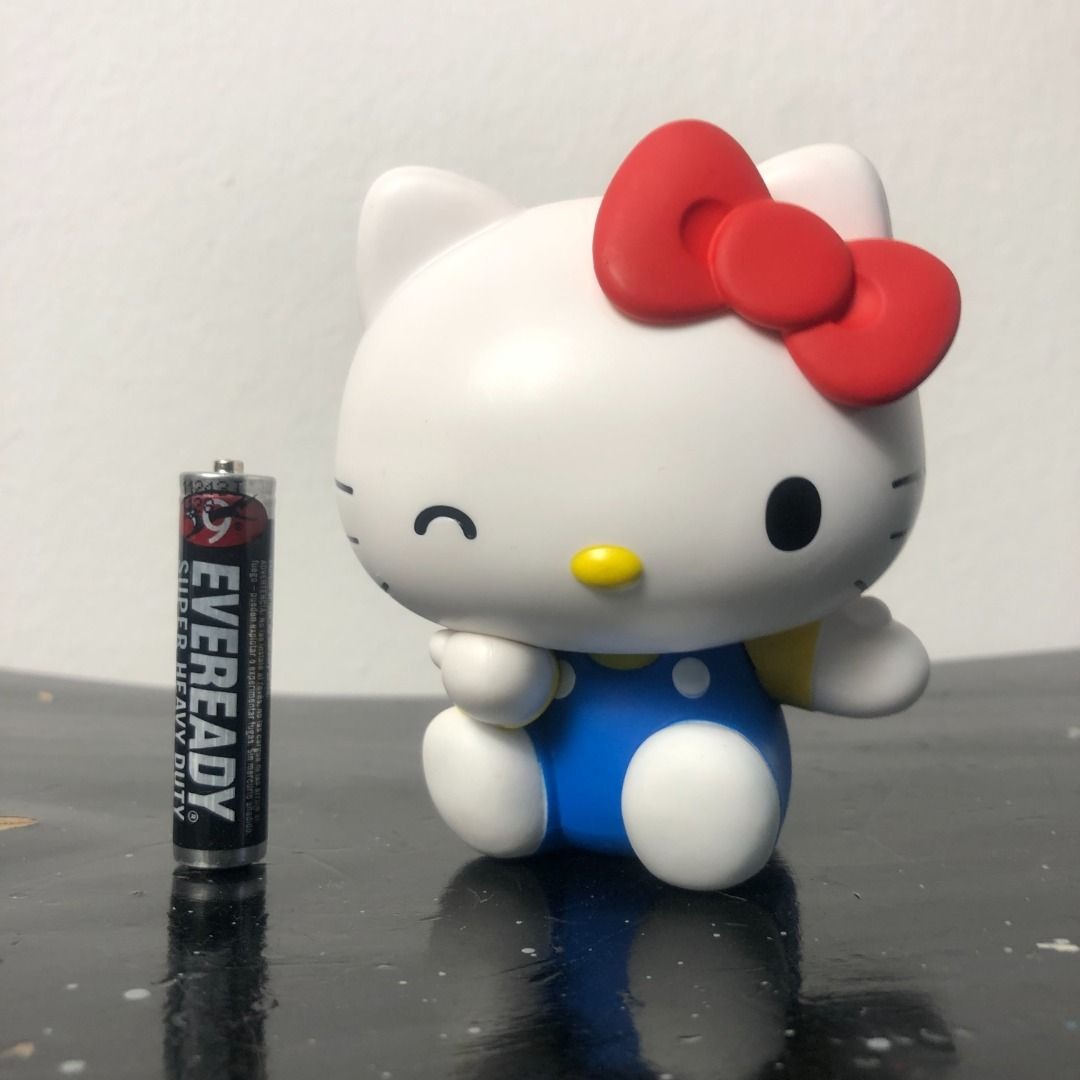 Hello Kitty Original Colour Oufit Figure, Hobbies & Toys, Toys & Games ...