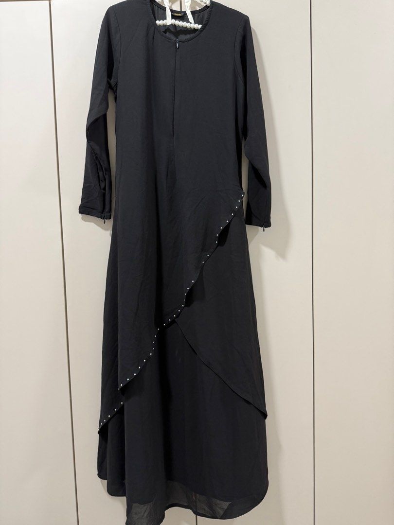 Jubah Ozlyn by labelbiss, Women's Fashion, Muslimah Fashion, Kaftans ...