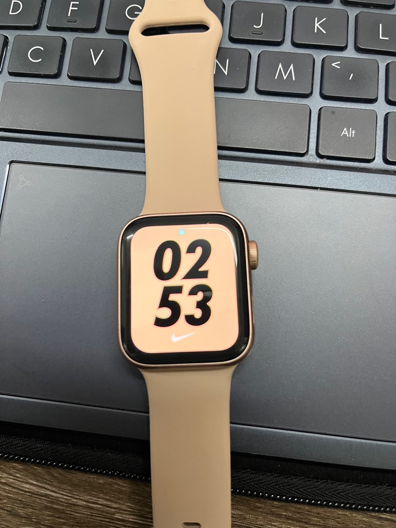 Original Apple Watch SE 1st Gen, Mobile Phones & Gadgets, Wearables ...