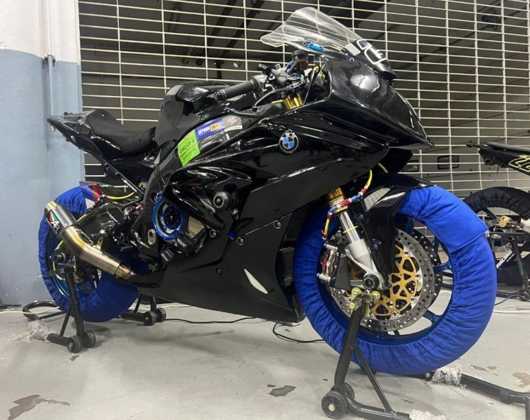 s1000rr FibreGlass Coverset, Motorcycles, Motorcycle Accessories on ...