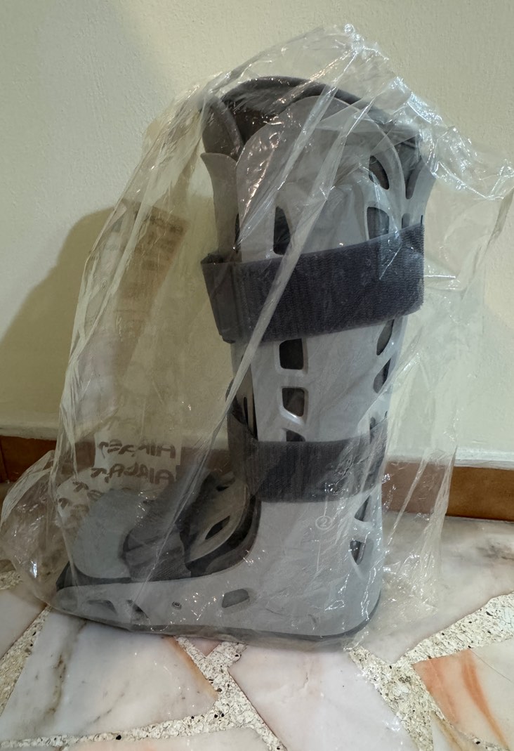 [Brand New] Aircast AirSelect Standard Medium Walking Boot, Health ...