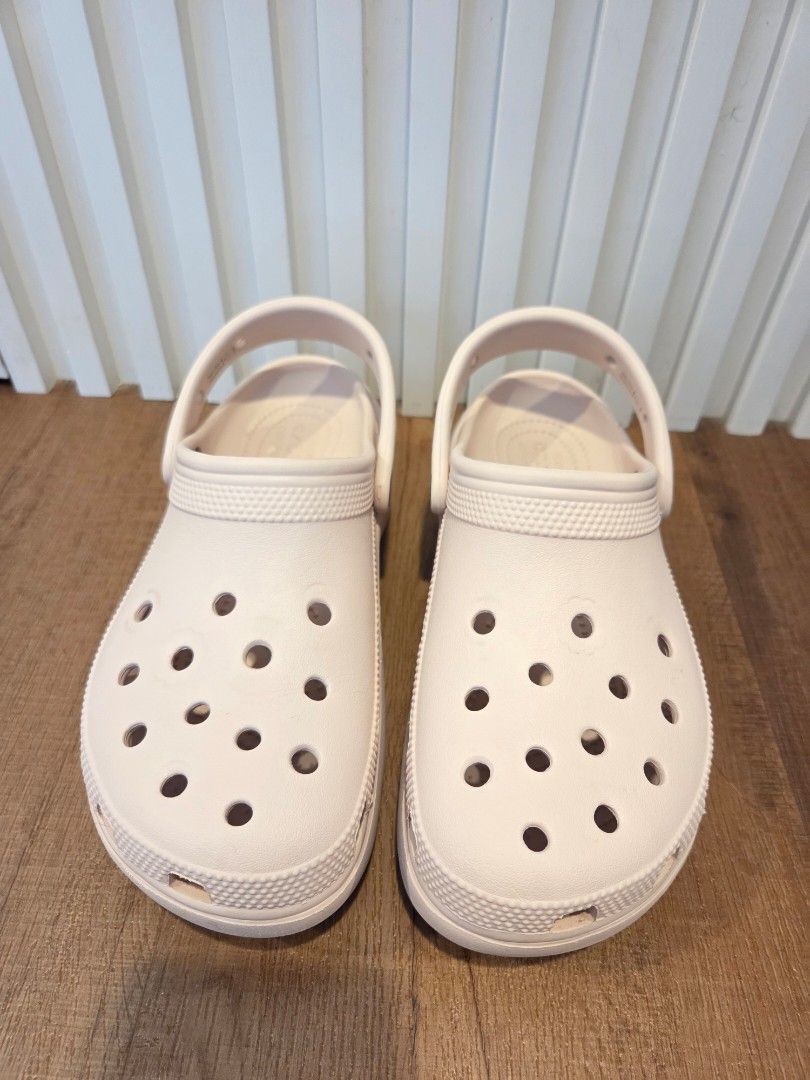 Crocs Classic Platform Clogs - Size W8, Women's Fashion, Footwear ...