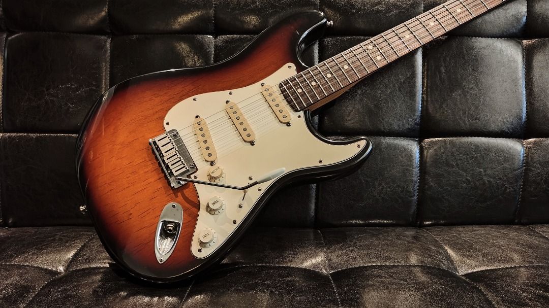 Fender American Standard Stratocaster 1997, Hobbies & Toys, Musical ...