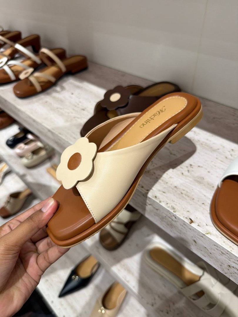 Machino flats and kids boy upah, Women's Fashion, Footwear, Flats on ...