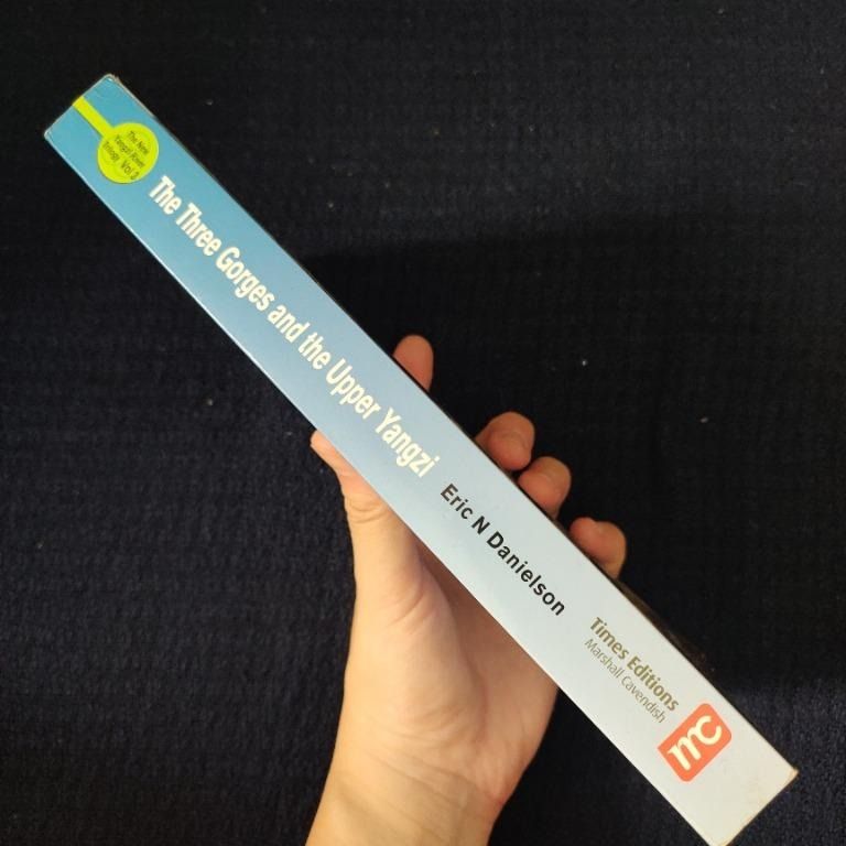 The New Yangzi River Trilogy (Volume 3) From Past to Present: The Three ...