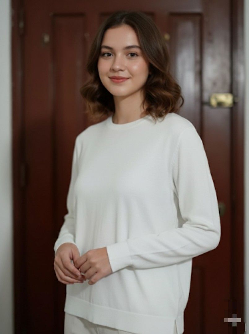 UNIQLO SWEATER LONGSLEEVE BEST FIT SMALL TO MEDIUM 🏷️, Women's Fashion, Tops, Longsleeves on ...