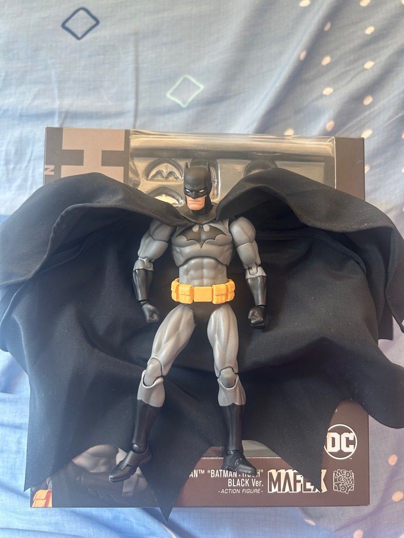 WTS MAFEX Batman Black Ver. Action Figure, Hobbies & Toys, Toys & Games ...