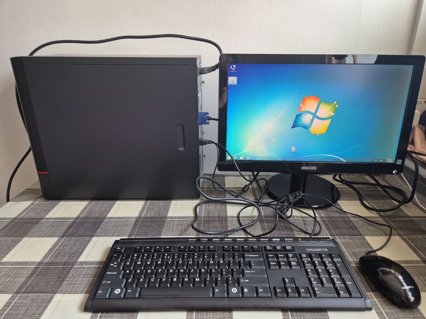 Desktop PC Set - Philips Monitor, Gigabyte Keyboard, Computers & Tech ...