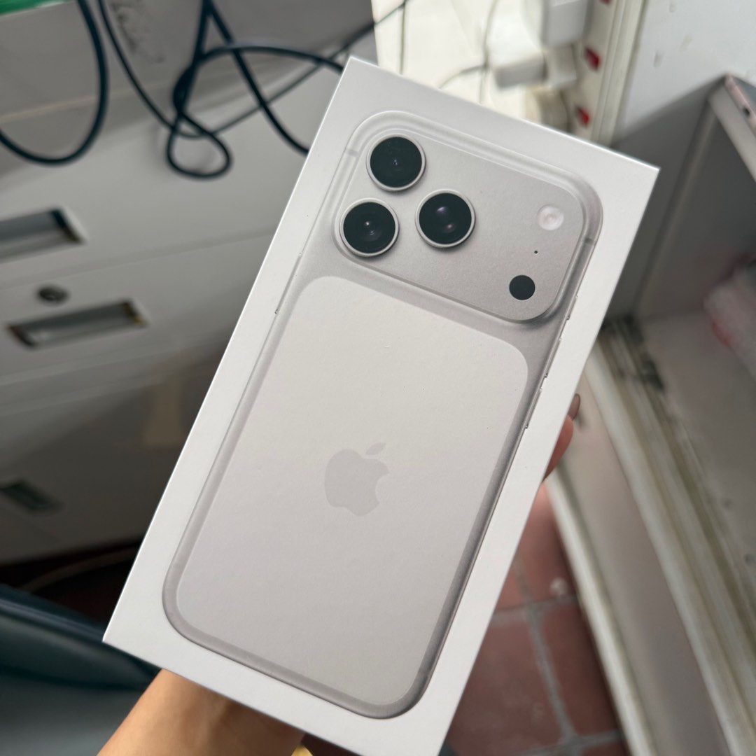 iPhone 17 Pro Silver 256GB, Mobile Phones & Gadgets, Mobile Phones ...