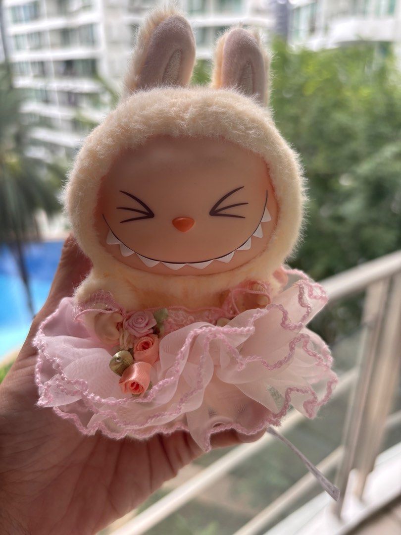 Labubu Sisi V2 (Tag: version 2, Popmart), Hobbies & Toys, Toys & Games ...