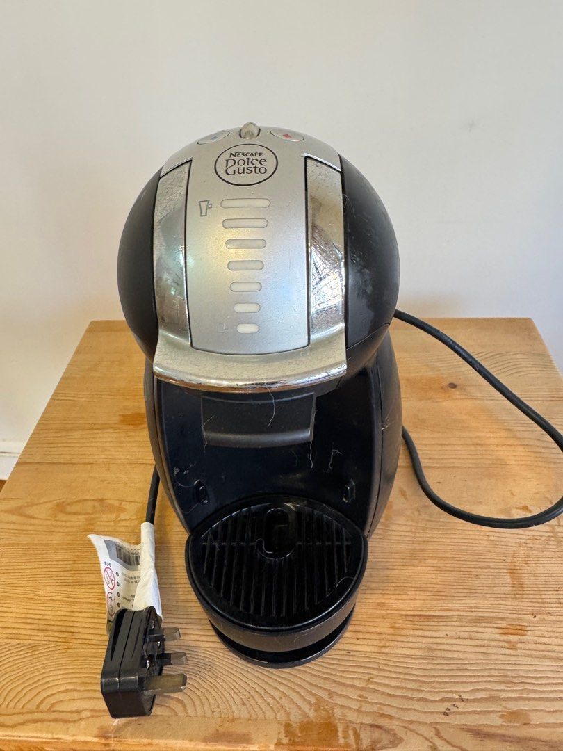Nescafé Dolce Gusto Coffee Machine, 家庭電器, 廚房電器, 咖啡機及咖啡壺 - Carousell