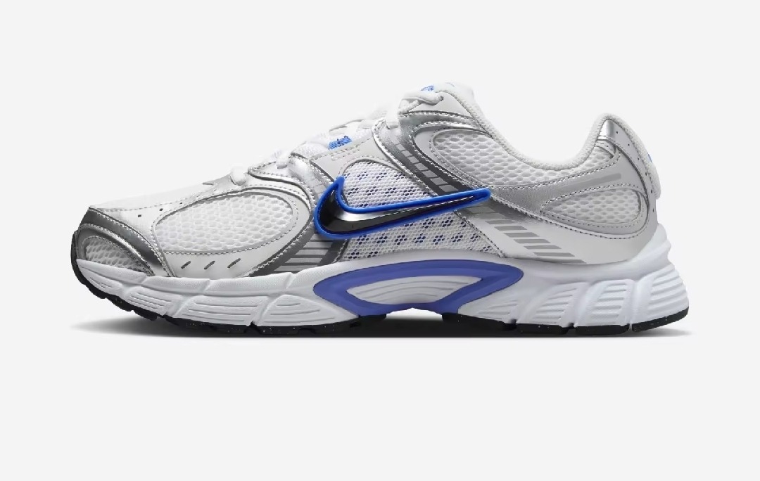 Nike Men's V5 RNR Shoes - White, Men's Fashion, Footwear, Sneakers on ...