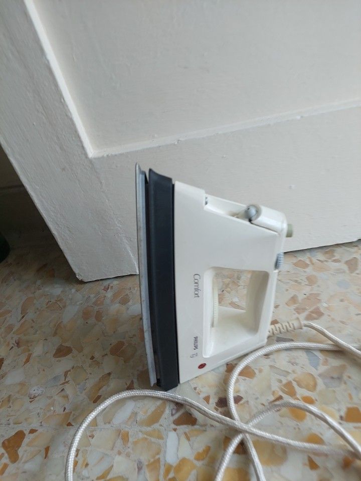 Philips Comfort Iron, TV & Home Appliances, Irons & Steamers on Carousell