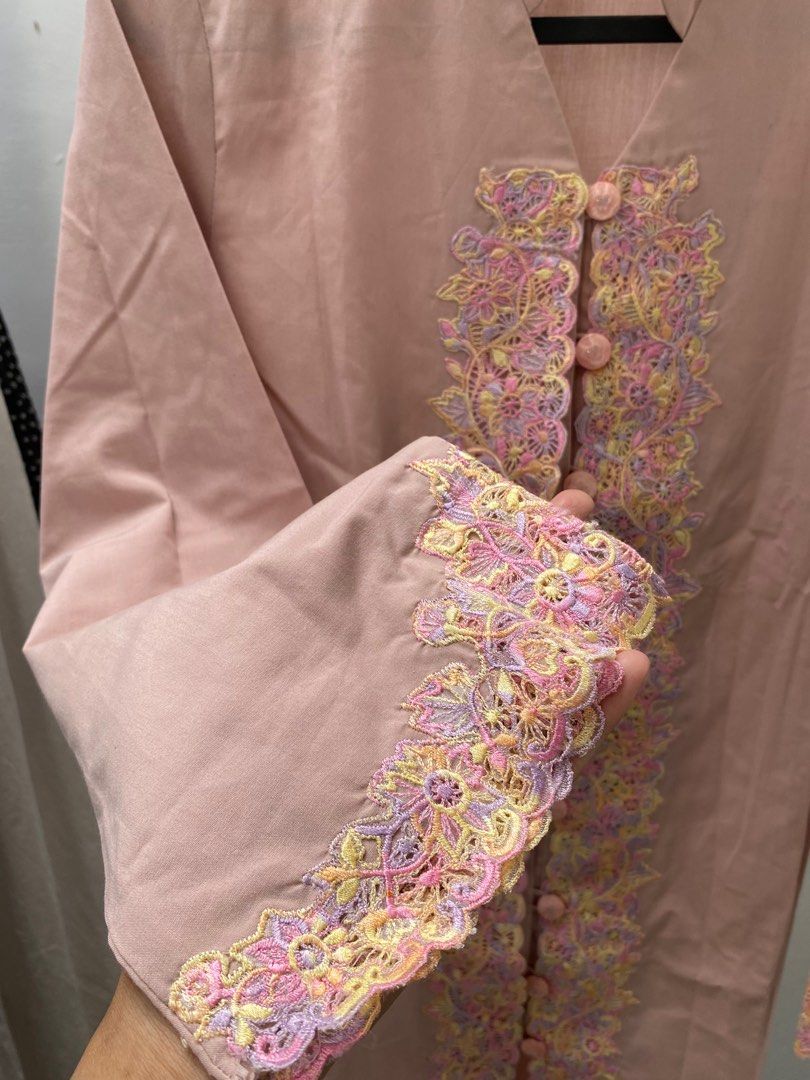 👗 One Set Kebaya encim 👗, Fesyen Wanita, Pakaian Wanita, Gaun & Rok di ...