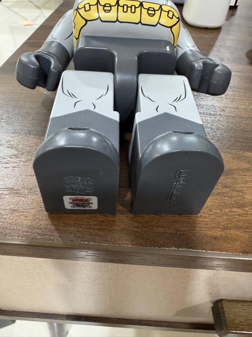 BE@RBRICK Batman The Dark Knight Returns 100% & 400%, Hobbies & Toys ...