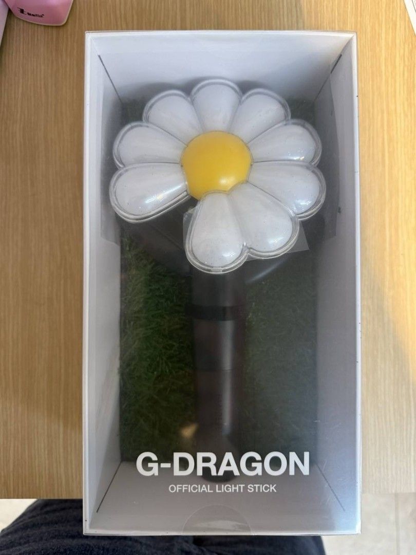 G-Dragon Official Daisy Light Stick, Hobbies & Toys, Memorabilia ...