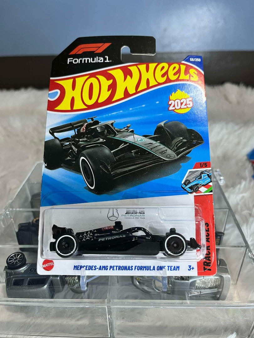 Hot Wheels Mercedes-AMG Petronas Formula One F1 Team -MINT, Hobbies ...