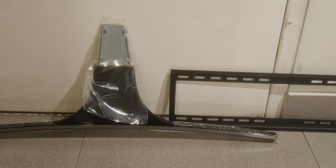 Samsung 55" Curved Smart 4K UHD TV, TV & Home Appliances, TV ...