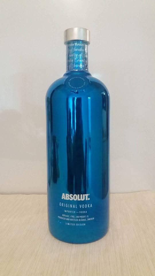 Absolut Original Vodka Limited Edition 1L set of 2, Hobbies & Toys ...
