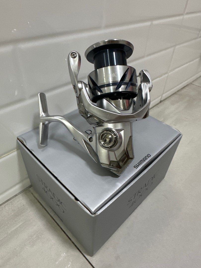 Shimano Stradic FM 4000 Spinning Reel, Sports Equipment, Fishing on ...