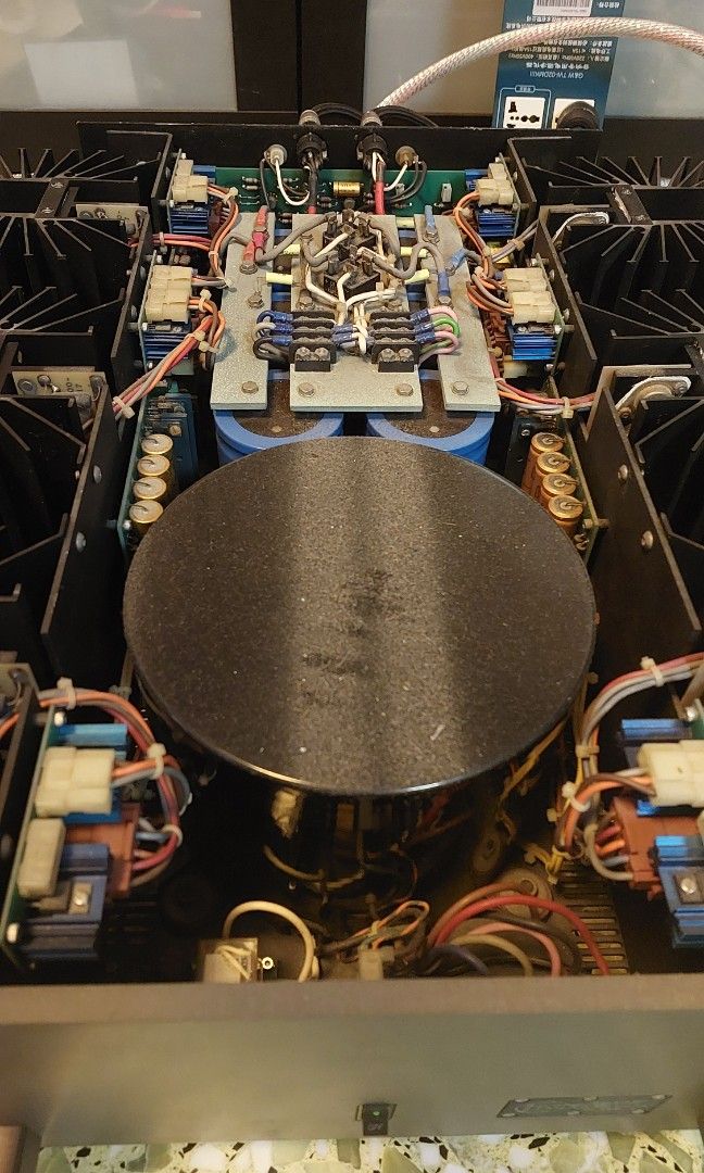 The Legendary Krell KSA-200B power amplifier, Audio, Soundbars ...