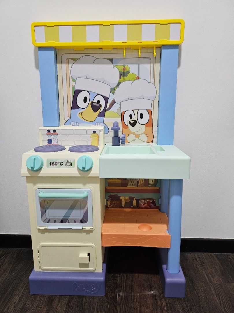 Bluey Bingo Cook with Chef Kitchen Playset Toy, Hobbies & Toys, Toys ...