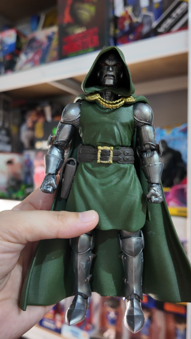 Doctor Doom (Victor Von Doom)Marvel Legends Series – Fantastic Four ...