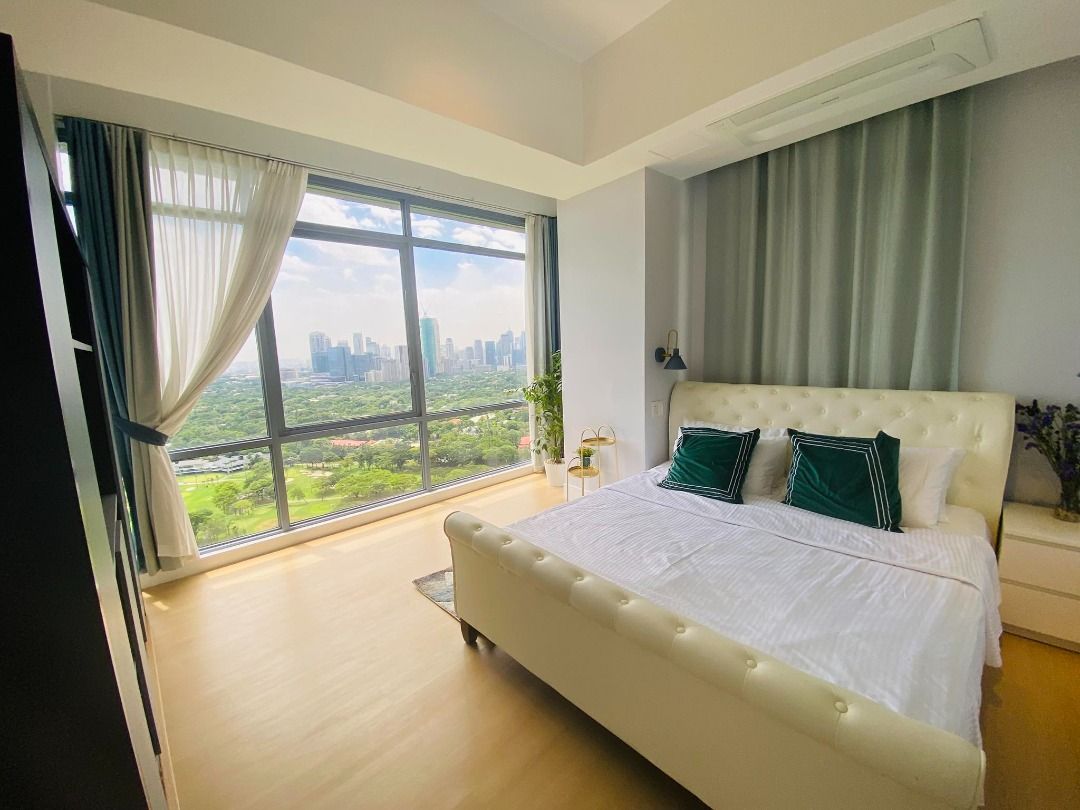 For Sale: Bellagio 3 - 2 Bedroom Corner Unit, 94.5 Sqm., View of Manila ...