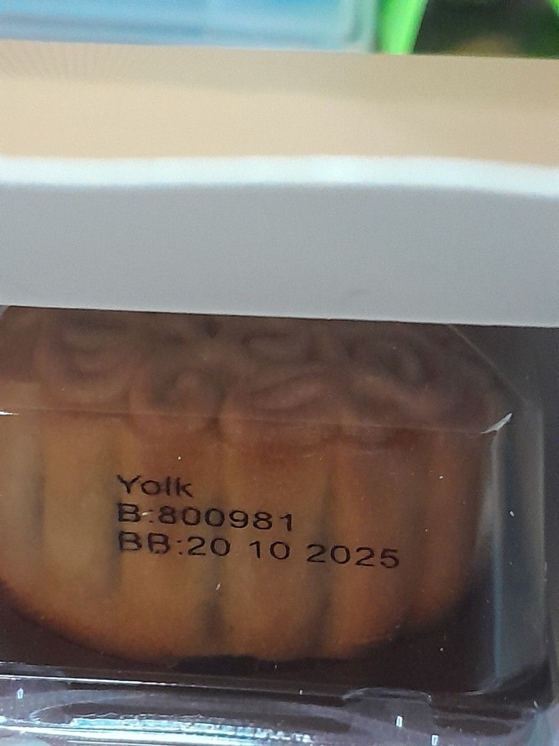 MBS Mooncakes 2025, Everything Else on Carousell