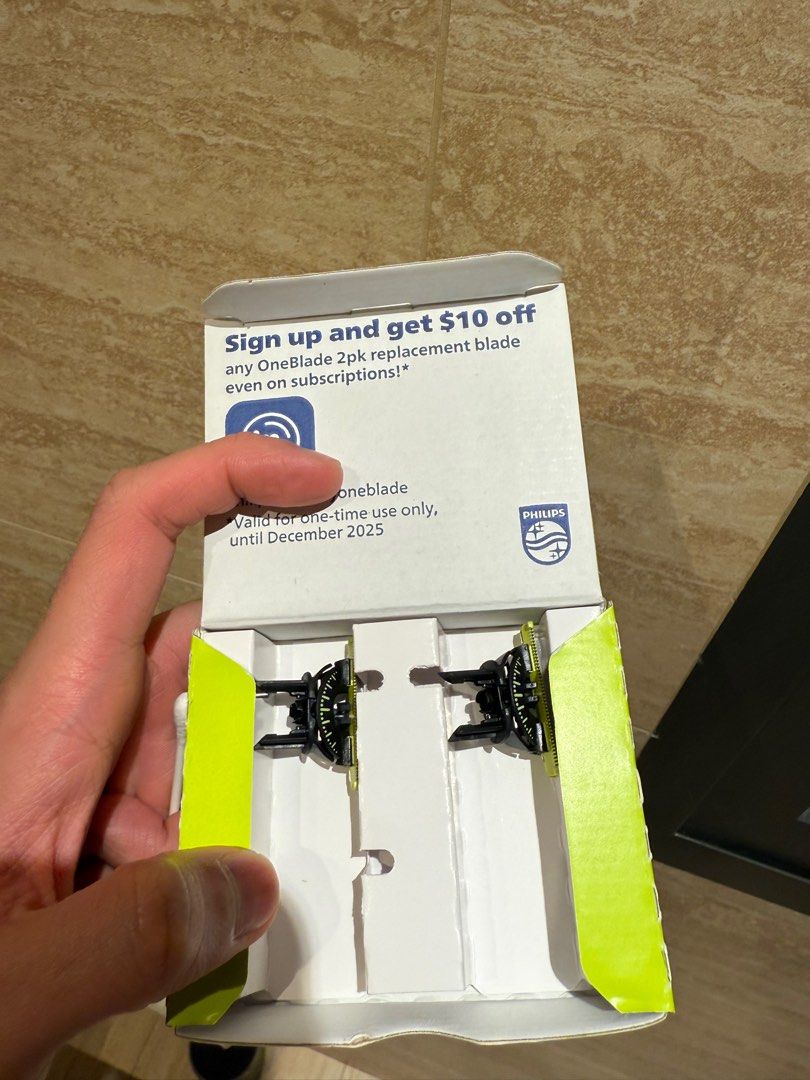 Philips Norelco OneBlade 360 Razer, Beauty & Personal Care, Men's ...